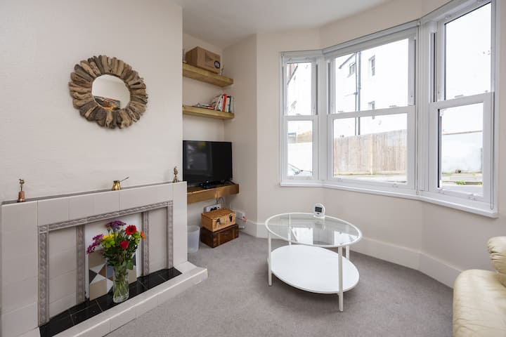 Cosy 2 Bed House Sleeps 4 Free Weekend Parking. - Brighton