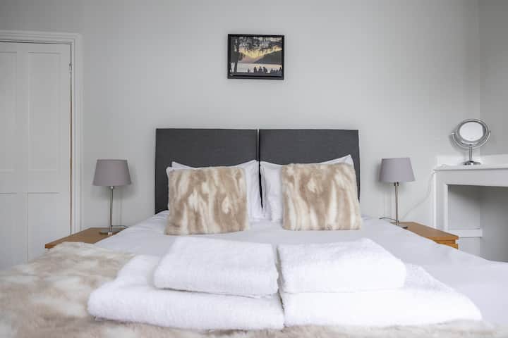 Cosy 2 Bed House Sleeps 4 Free Weekend Parking. - Brighton Marina