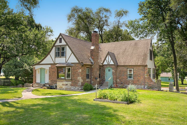 New!turn Of The Century! Pets Allowed! Huge! - Belton, MO