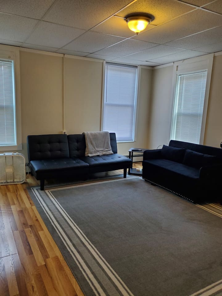Large 1 Bedroom On 3rd Floor - Troy, NY