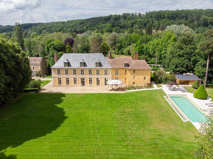 Le Château D'abzac - Les Demoiselles à Versailles - Chevreuse