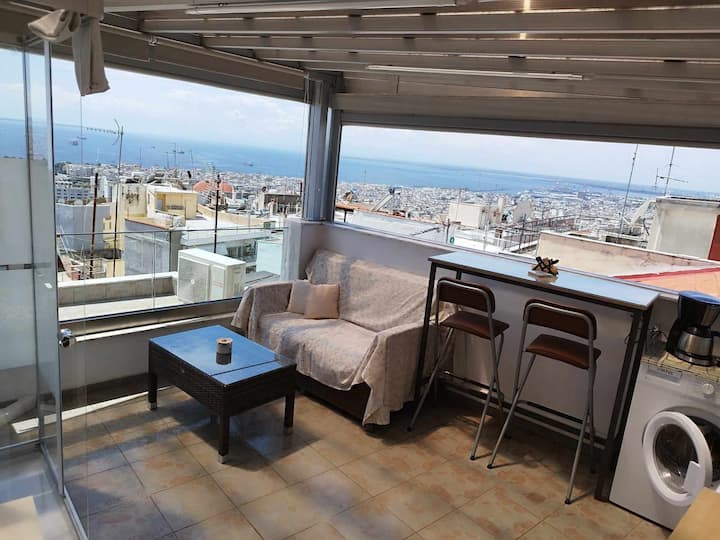 Tiny Room With Magic Balcony View - Thessaloniki