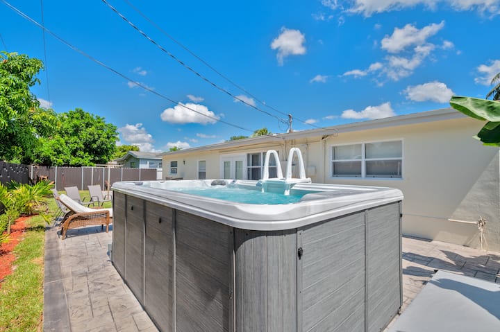 Luxurious 3 Bedrooms Jacuzzipool - Miramar, FL