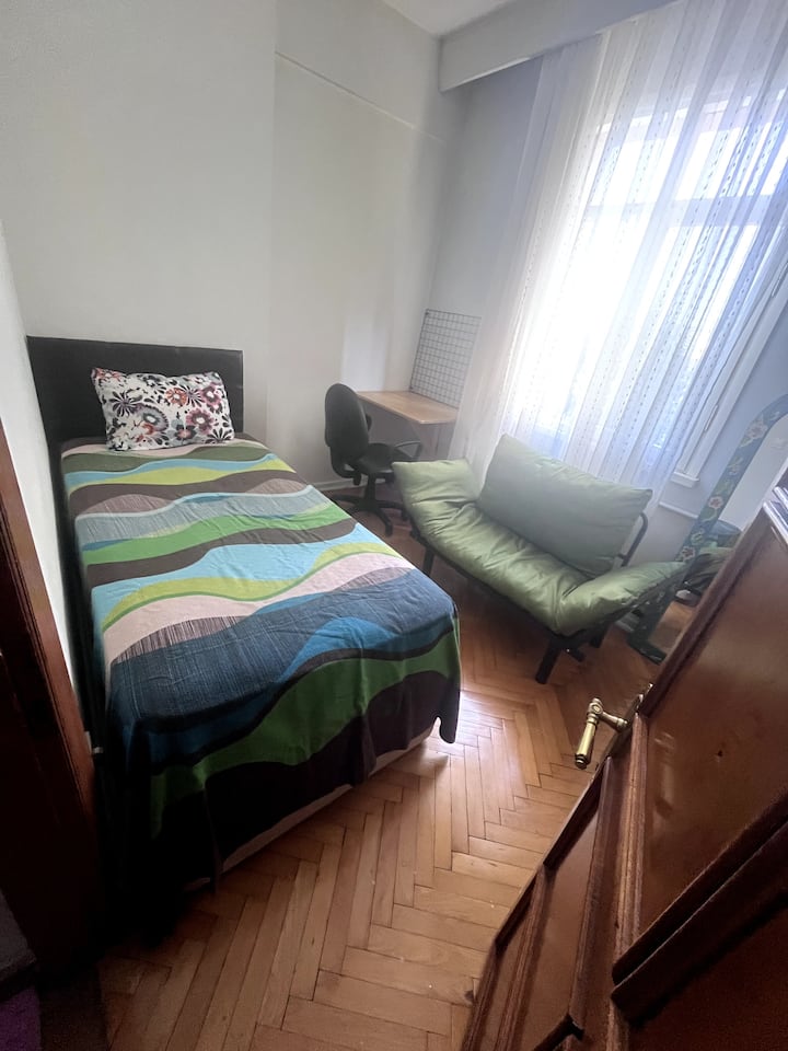 Cozy, Warm Room - Istanbul