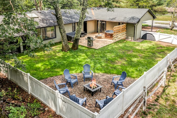 Cozy Ranch By The Lake W/hot Tub In The Mountains - Lake Harmony, PA