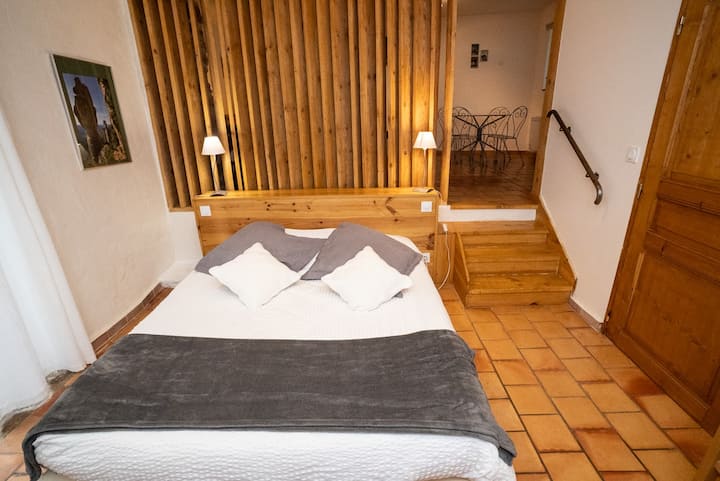 Chambre Familiale (Piscine Spa) - Rivière-sur-Tarn