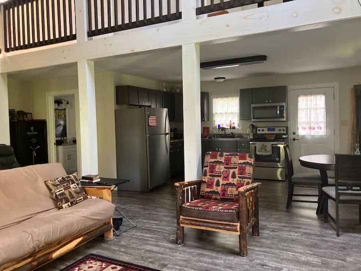 Peaceful Overlook Retreat - Huntingdon County