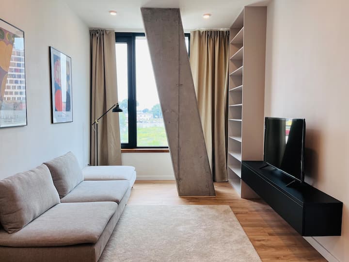 Chic And Central 2 Bed Apartment - Bratislava