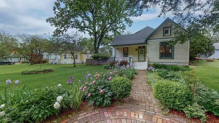 Farmhouse On Clay, Walk To Drury & C Street - Springfield, MO