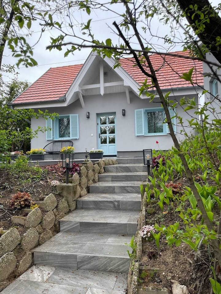 Jobb Mint Otthon Kőröshegy - Tihany