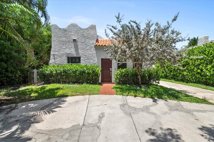 2br/2ba -8 Min From Downtown Wpb - West Palm Beach, FL