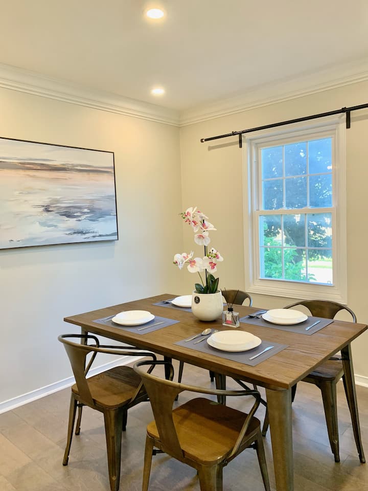 Cozy And Newly Renovated 2-bedroom Unit In Ajax - Pickering