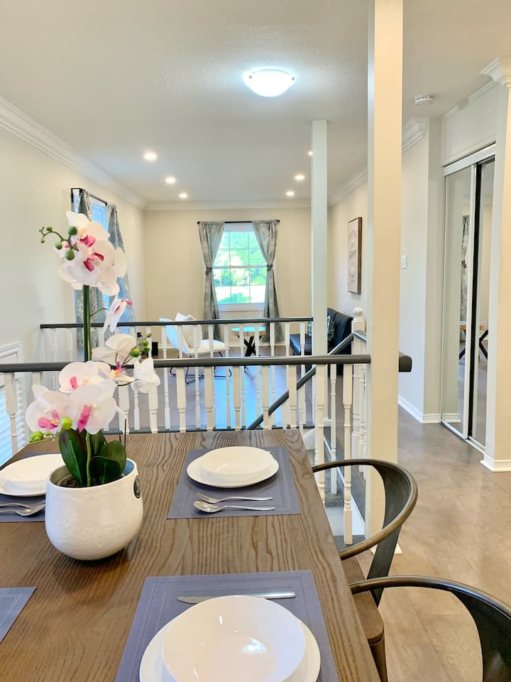 Cozy And Newly Renovated 2-bedroom Unit In Ajax - Ajax