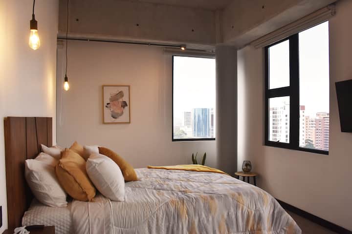 Urban Nest In Zone 10. A/c - Guatemala City