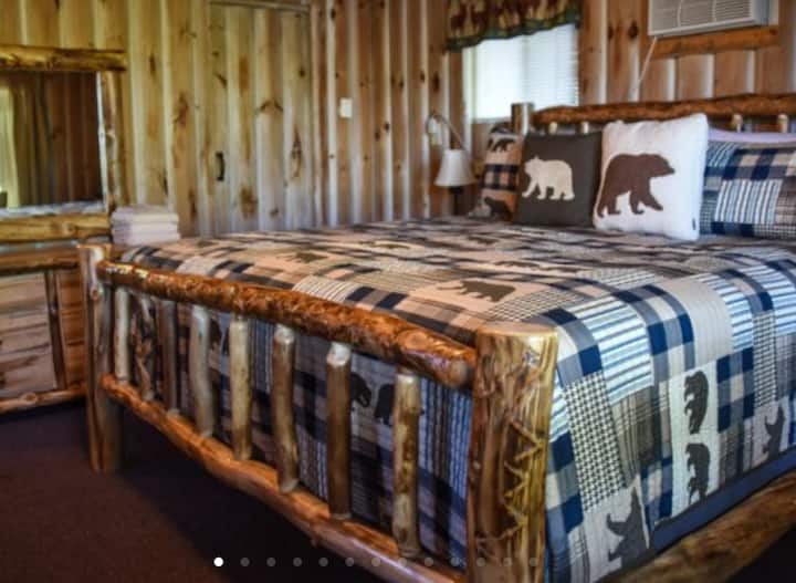 Balsam Cabin 16 - Lake George, NY