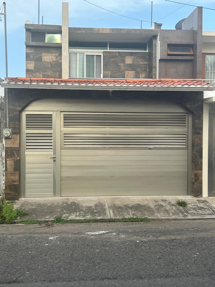 Casa Amplia En Zona Alta - Veracruz