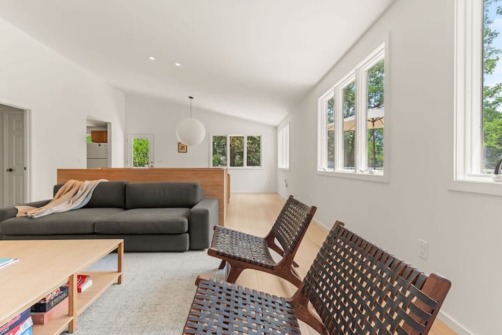 Newly Renovated Modern Home - Mayo Beach, Wellfleet