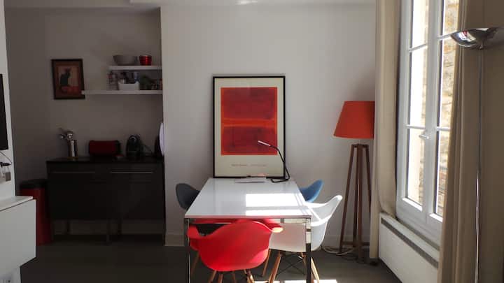 Grand Studio / Suite. 35m² - 2 Rooms - Paris 75004 - Paris