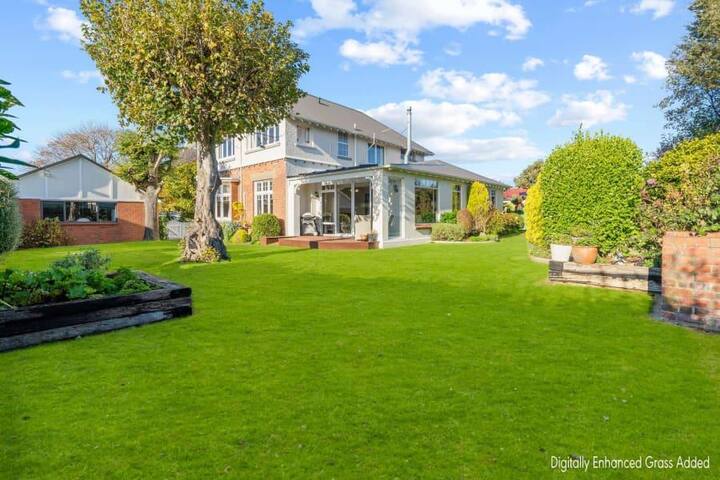 Richmond Grove Bed & Breakfast Upstairs Ensuite 2 - Invercargill
