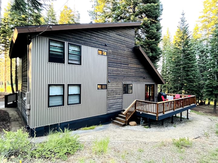 Lovely Pet-friendly Mountain Home - Truckee, CA