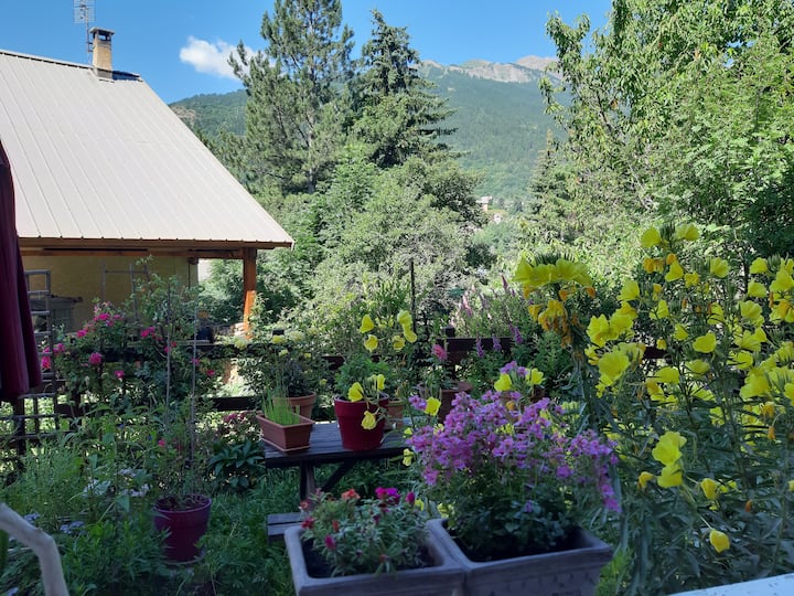 Charmante Chambre Avec Vue Et Jardin. - Monginevro