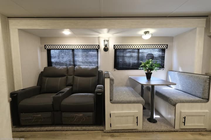 New Country Living Rv - Arlington, TX