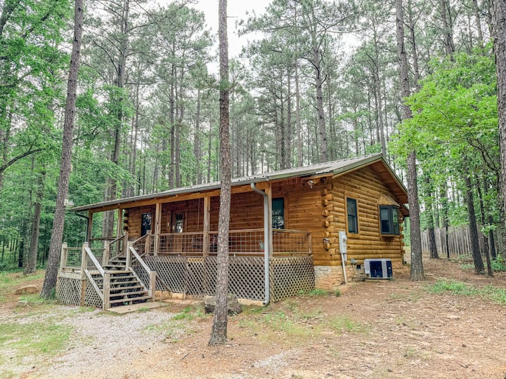 Romantic Getaway | Private Hot Tub | Jacuzzi Tub - Bismarck, AR