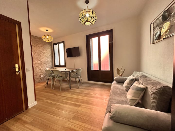 C1a Cozy Flat, Gran Vía, 1 Bt, Sleeps 4 - Zoo Aquarium de Madrid