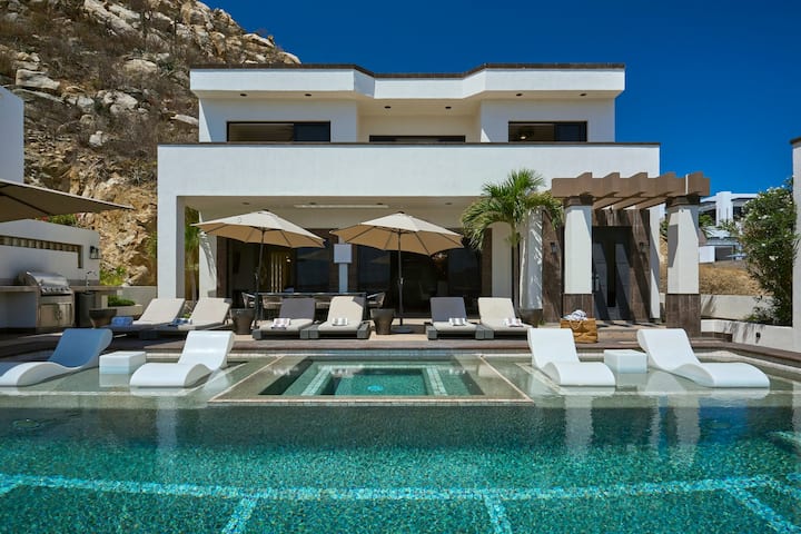 Vista Pedregal Villa: Sleeps 22 - Cabo San Lucas