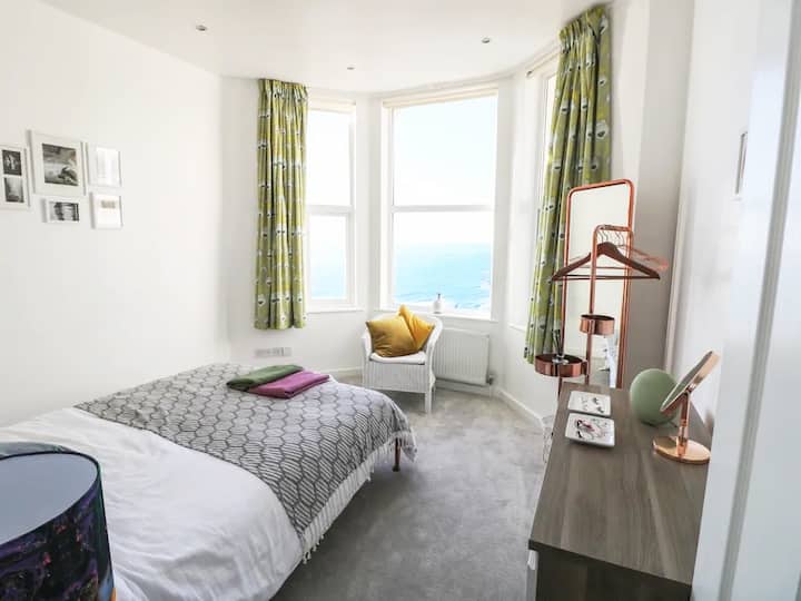 Luxury Victorian Apartment (+ Ferry Discounts) - Steephill Cove Beach