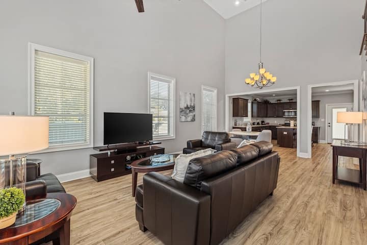 Luxury 2 Bedroom Townhouse #4 - Lake Charles, LA