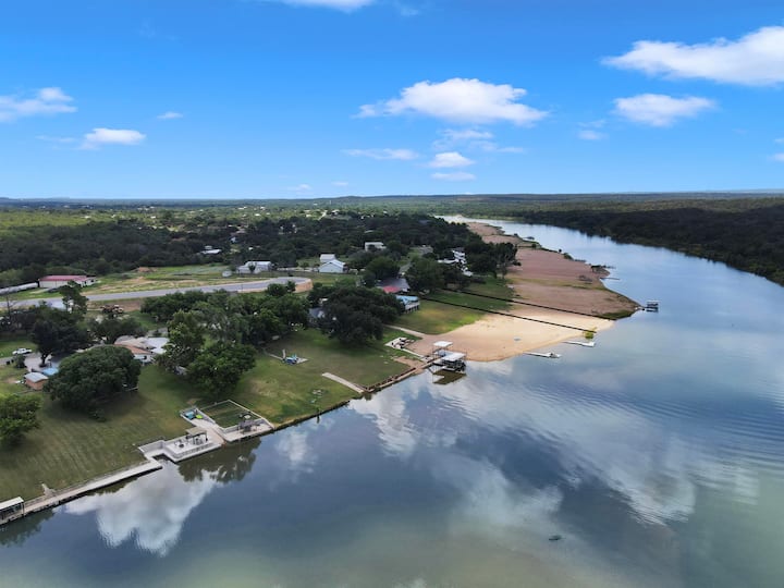 Beach Memories - Renovated, Lake, Beach, Cabana - Kingsland, TX