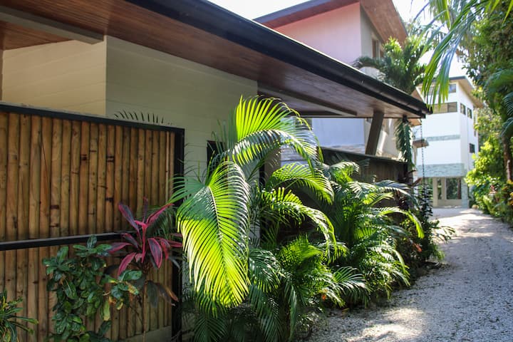 Casa Bella~ North Guiones~beach Bungalow - Nosara