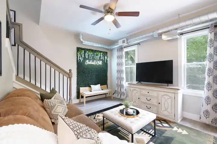 Unit C - Fresh/trendy Tremont Getaway - Back Unit - Cleveland, OH