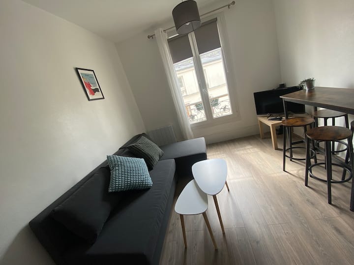 Beautiful Belleville Apartment - Les Lilas