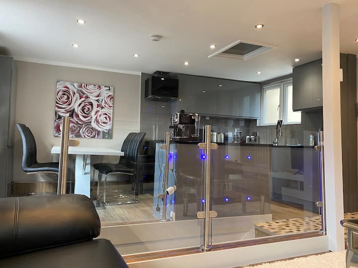 2 Min Walk From Brighton Station - Hove