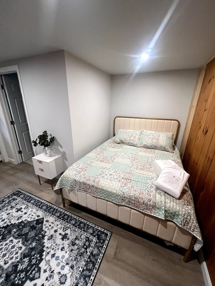 Newly Renovated , Motel Garden Room - Boothbay, ME