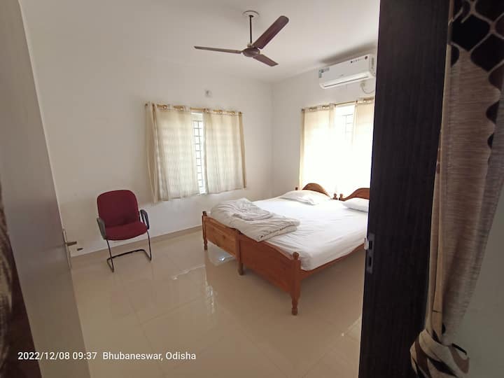 2bhk Ac Service Apartment Airport Station Centre - Bhubaneswar
