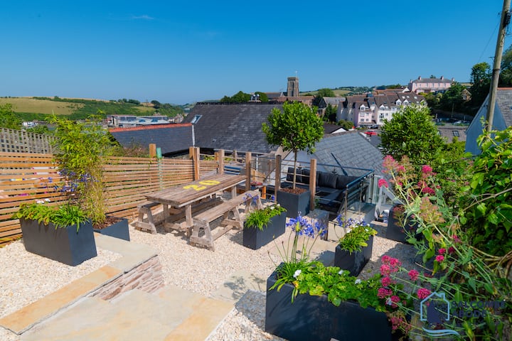Mudlark | Boutique Style Coastal Cottage Gem - Salcombe