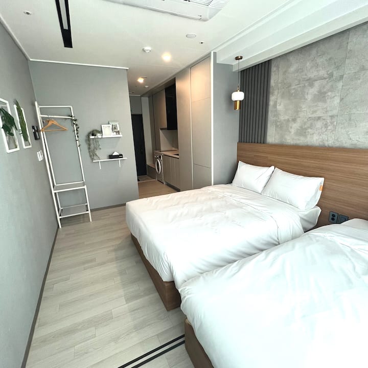 낭만가득 하버뷰#부산가성비추천특가#남포동신축 #부산추천숙소#3인특가#자갈치역1분#국제시장 - Busan