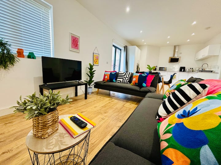 Sleeps 6 - City Centre - Contractors | Families - Gloucester