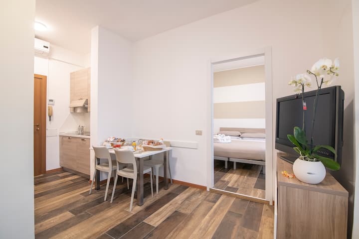 Bilocale Quattro Posti Letto - Saronno