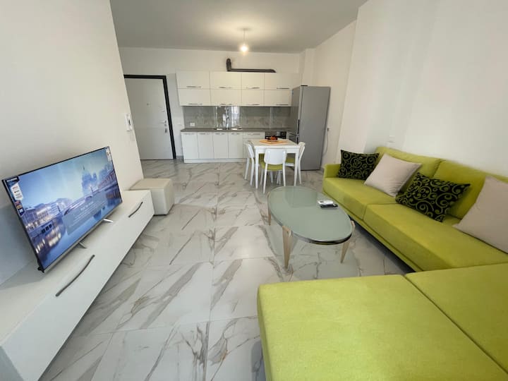 Beachside Charm Apartment - Golem