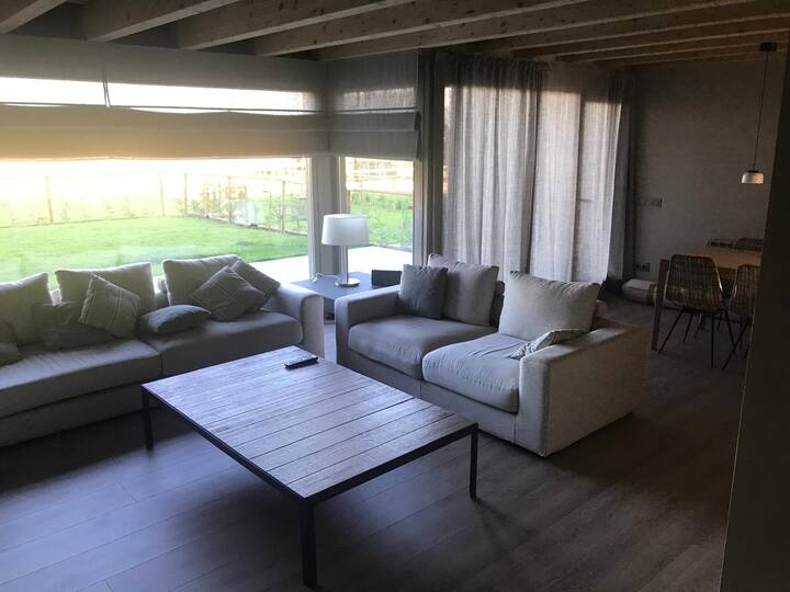 Fabulosa Casa Apareada En Alp - Alp, Catalonia