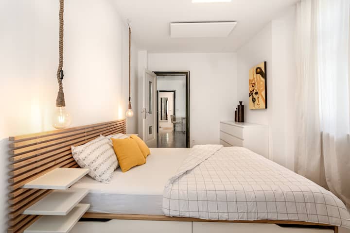 Belo Stanovanje V Vili Roza - Ljubljana