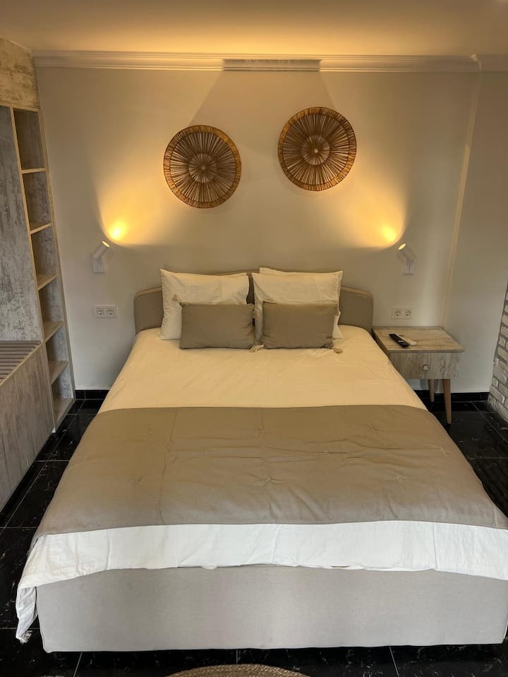 Luxury Beachfront Apt W. Garden - Antalya