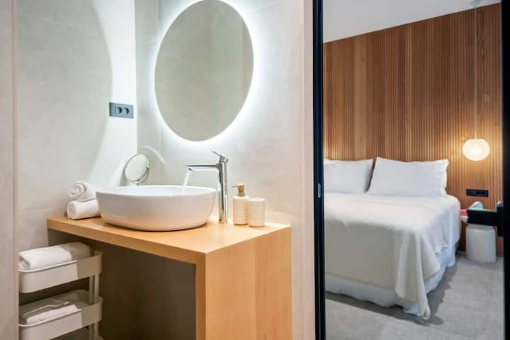 Comfy Master Bed With Private Bath, Bugabu - Ljubljana