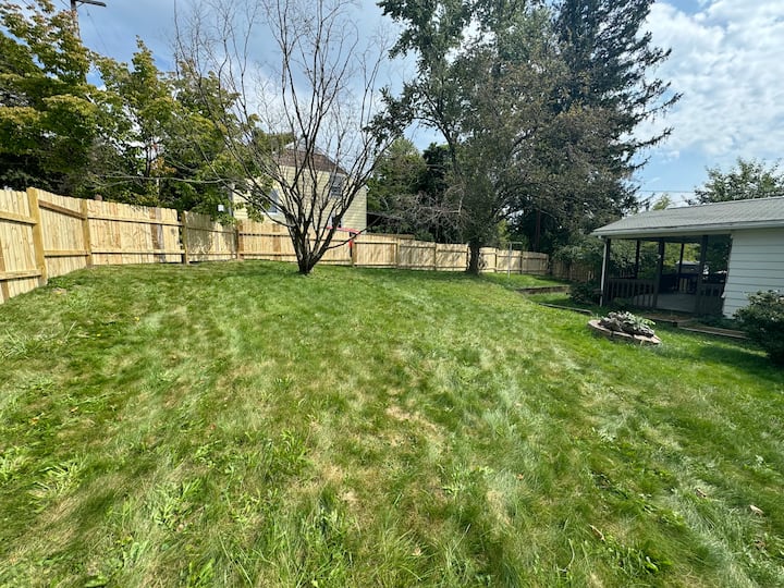 Entire Home W/ Yard, Pet Friendly, Near Downtown - Williamsport