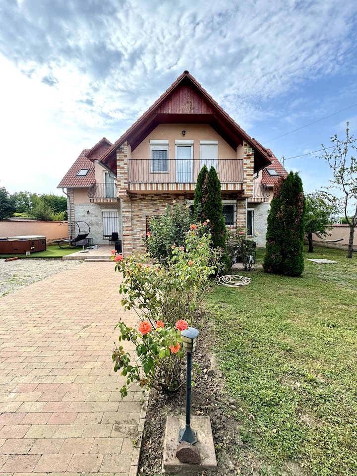 The Villa Rosa Experience - Hungary