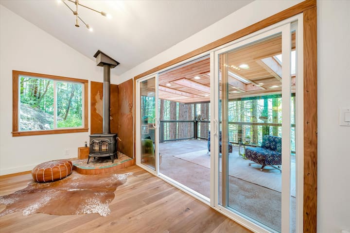 Redwood Treehouse Retreat - Pescadero, CA